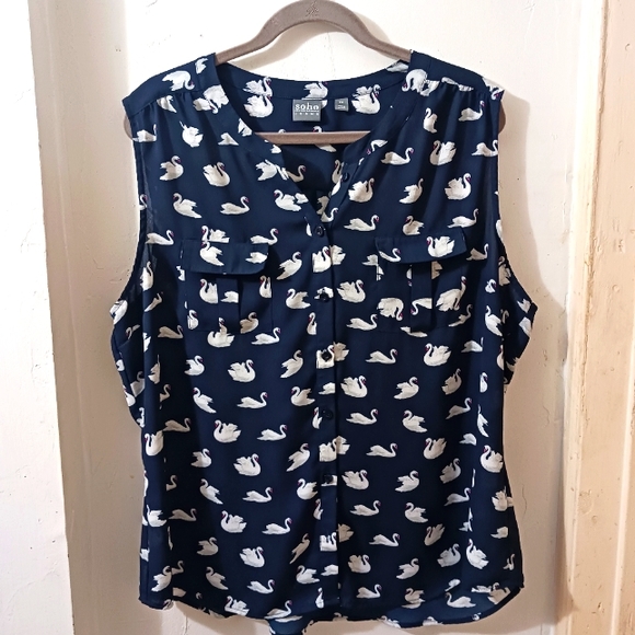 Soho | Tops | Soho Jeans Swan Top | Poshmark